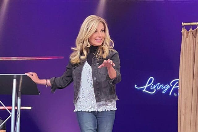 This Beth Moore 'Grief' Tweet Might Be the Encouragement You Need This ...